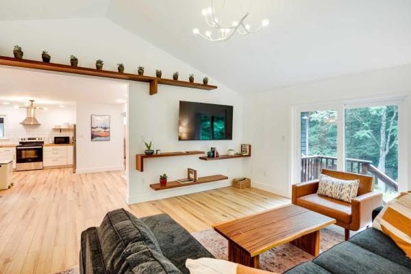 Fully Remodeled Saugerties Retreat On 7 Acres! - Woodstock, NY