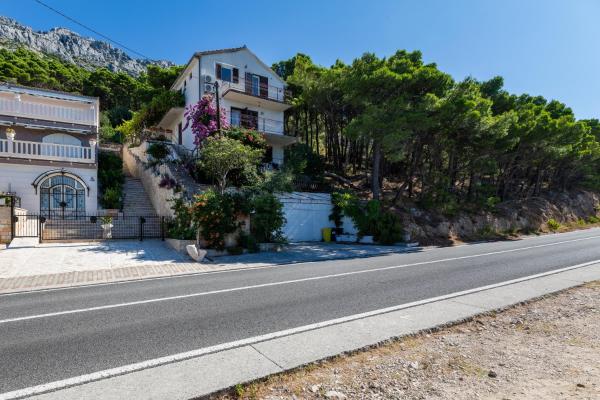 Apartments With Parking Space Marusici, Omis - 21608 - Mimice