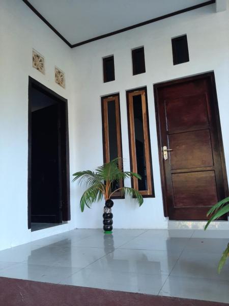 Riung Tiga Empat Tujuh Guesthouse - East Nusa Tenggara