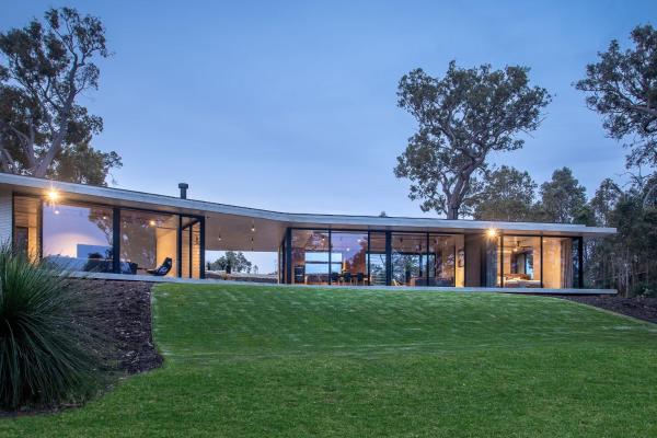 Boomerang House I Private Properties - Yallingup