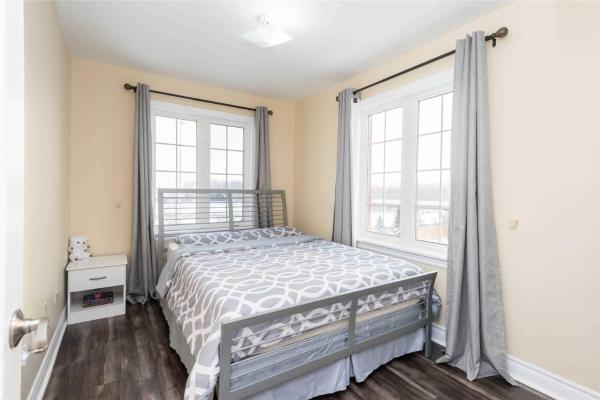 Jazzy Home Stay - Brampton
