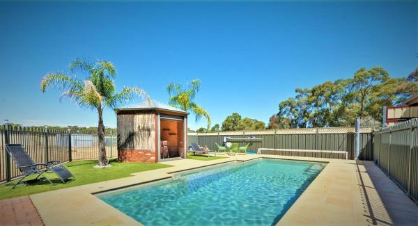 Whispering Woods House Pool Sauna - Maryborough Railway Station