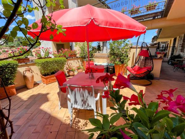 Central Spoleto Apartment With Large Sunny Terrace With Views - San Giacomo