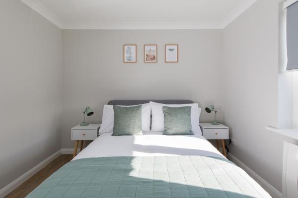 Little Blue Simple Getaway - Chichester