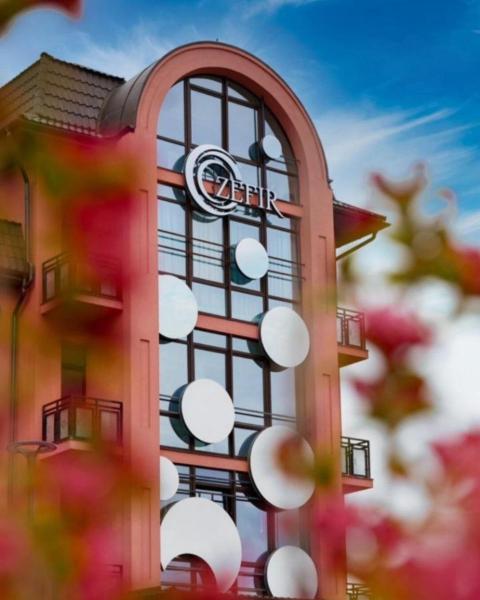 Hotel Zefir - Дрогобыч