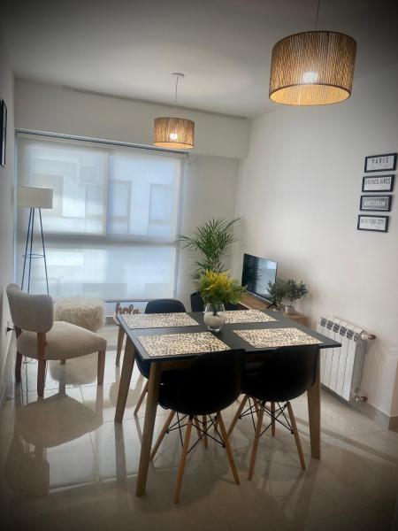 Adolfo - Central Point Apartments - サルタ