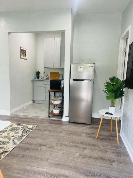 Guest House Near Lax, Sofi, Intuit With Private Parking - Compton, CA