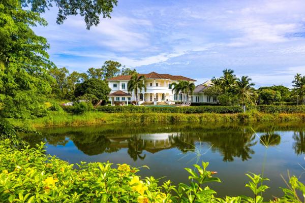 The White House, Palm Hills Golf And Country Club - Hua Hin