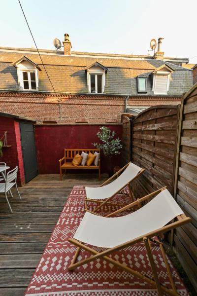 La Dame Avec Terrasse- Etretat - Les Loges