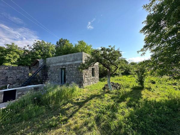 Zove Rural Cottage With Garden Views - Armenia