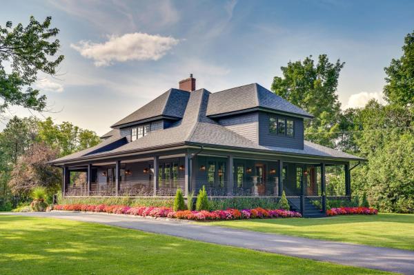 Upscale Arts And Crafts Bungalow With Yard, Pool! - Derby, VT