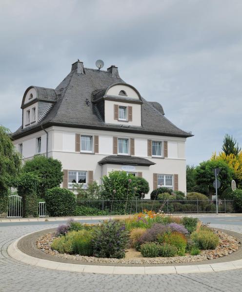 Elena Kempf Haaratelier & Guesthouse - Wetzlar