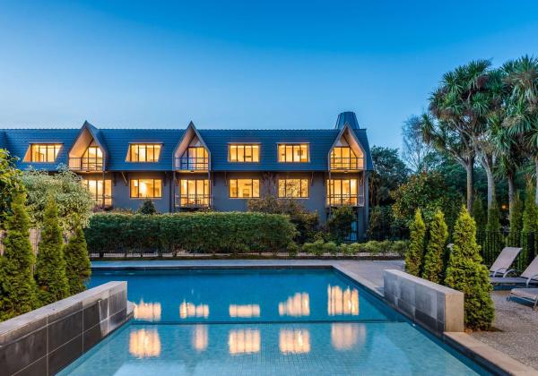 Chateau On The Park - Christchurch, A Doubletree By Hilton - Governors Bay