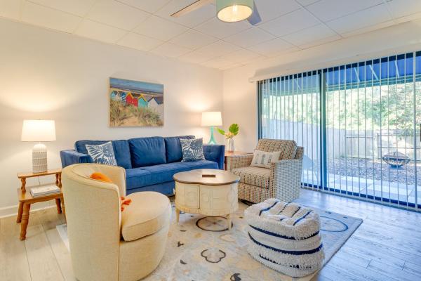 Gulf Breeze Escape With Patio And Community Pool! - Gulf Breeze, FL