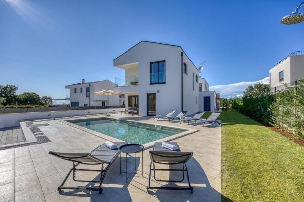 Villa Ivana With Private Pool - Porec