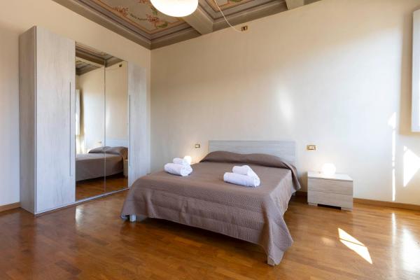 Santo Spirito Huge Apartment - Florence