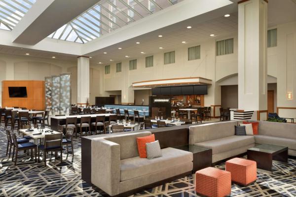 Embassy Suites Boston At Logan Airport - Cambridge, MA