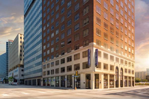 Hampton Inn & Suites Dallas Downtown - Dallas, TX
