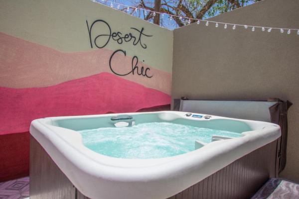 East Downtown Desert Chic Casita-private Hot Tub-close To Downtown-pet Friendly! - Albuquerque, NM