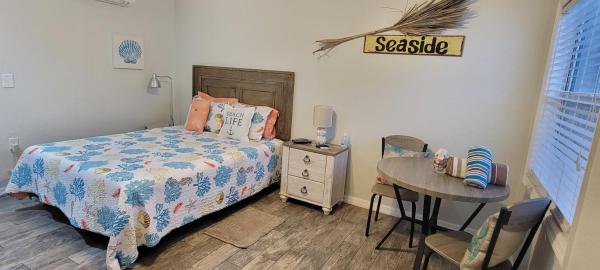 Wave Resort, Studio A2, Beach Steps Away!pool+wifi - Madeira Beach, FL