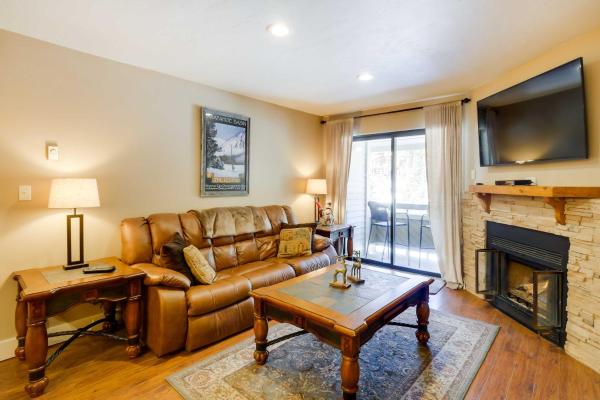 Chic & Cozy Breck Condo: Ski-in/ski-out At Peak 8! - Breckenridge, CO