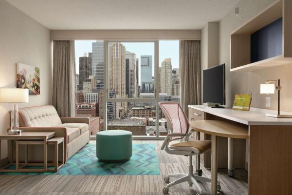 Home2 Suites By Hilton Chicago River North - Chicago, IL