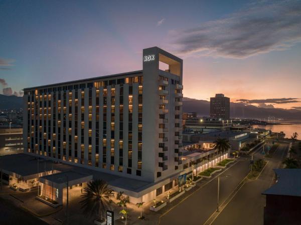Rok Hotel Kingston Tapestry Collection By Hilton - Jamaica