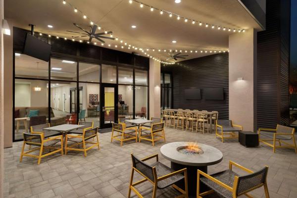 Home2 Suites By Hilton Woodland Hills Los Angeles - San Fernando Valley, CA