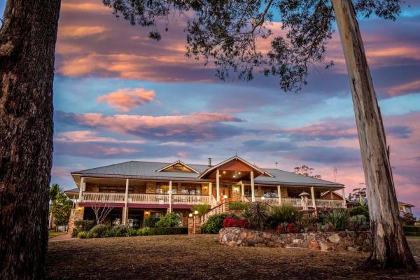Robyn's Nest Lakeside Resort - South Coast
