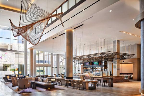 Renaissance Phoenix Downtown Hotel - 