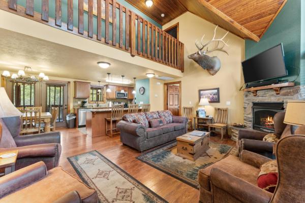 Makin Memories Lodge Cabin - Missouri