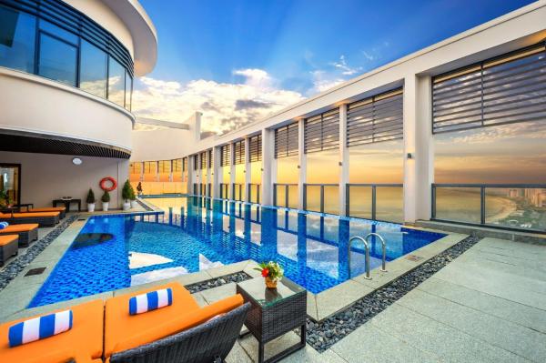 Luxury Apartment - Rooftop Swimming Pool - Beach Front - Hinata Apartment - Da Nang
