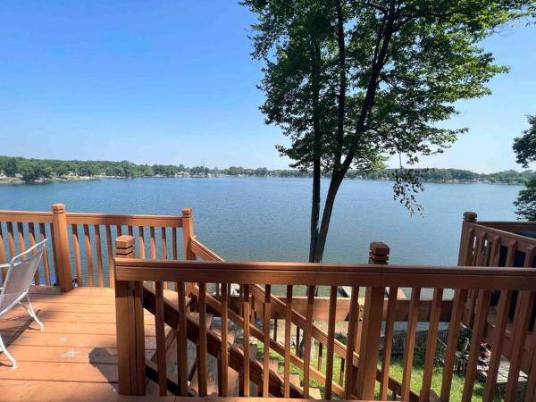 Lakin' It Easy - Constantine, MI