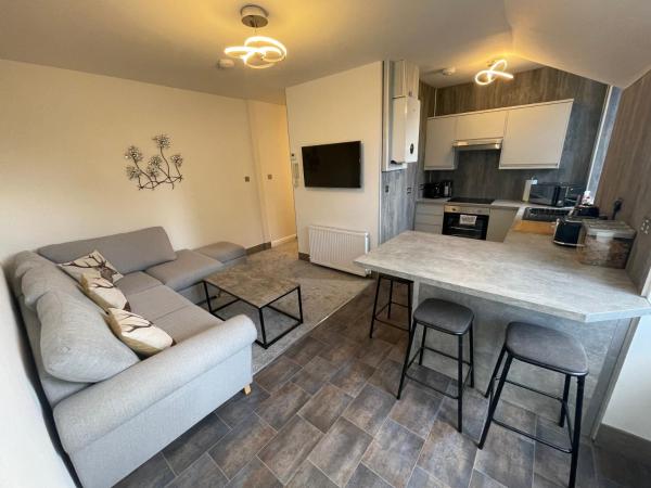 Crown àRos Beag, Ultra City Central 2 Bedroom Apartment With Free Parking Onsite - Loch Ness