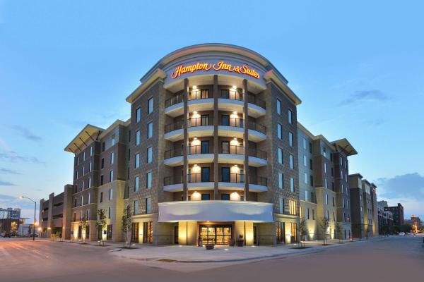 Hampton Inn & Suites Des Moines Downtown - Des Moines, IA