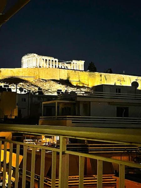 Acropolis Area Flat With Parthenon Views - 雅典