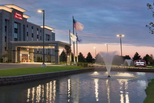 Hampton Inn & Suites Kenosha Pleasant Prairie - Kenosha, WI