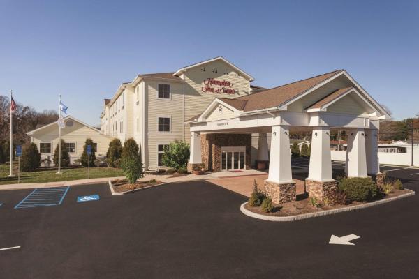 Hampton Inn & Suites Mystic - Fishers Island, NY