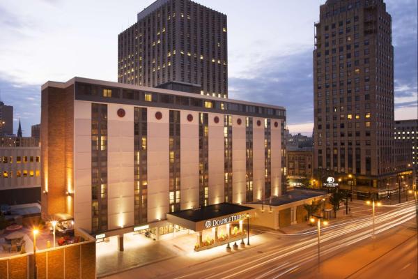 Doubletree By Hilton Milwaukee Downtown - Milwaukee, WI