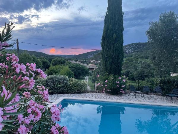 Gîte Roses - Goudargues
