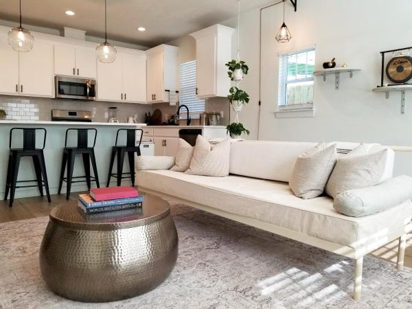 Beautiful Modern Luxury Eco Townhouse, 3b/3.5b Great Location - Tallahassee, FL