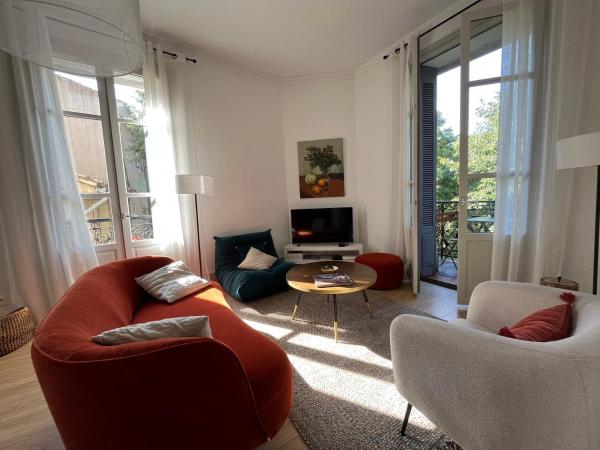 Nimes , Appartement Rénové Dans Immeuble Classé. - Nîmes