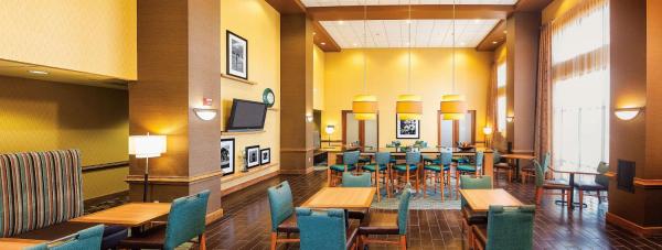 Hampton Inn & Suites Chesapeake-square Mall - Suffolk, VA