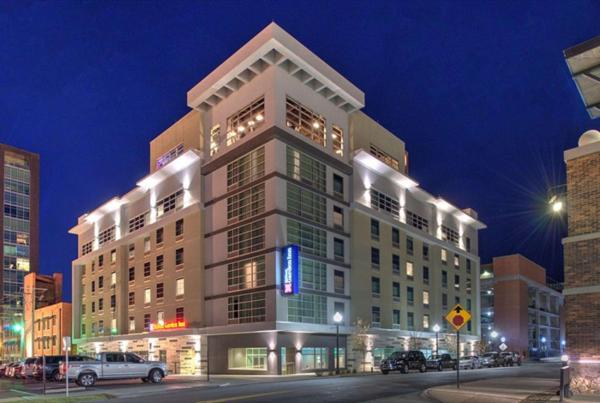 Hilton Garden Inn Little Rock Downtown - Little Rock, AR