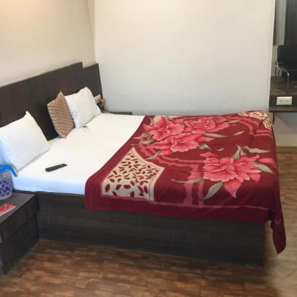 Hotel Skyway - Ahmedabad