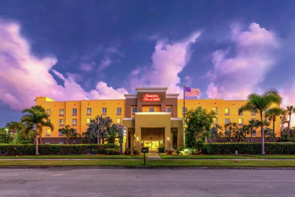 Hampton Inn & Suites - Fort Pierce - Port St. Lucie, FL