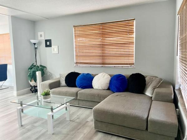 Super Close Beach, Airport, Port, Downtown, Wynwood - マイアミ