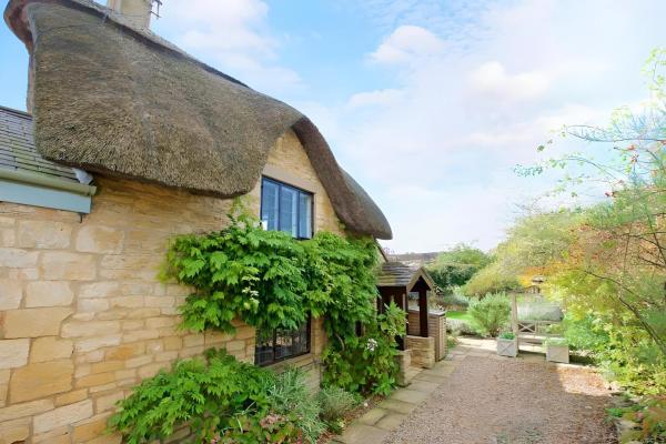 The Thatch - Moreton-in-Marsh