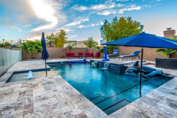 Pet-friendly Glendale Home With Pool And Putting Green - Phoenix