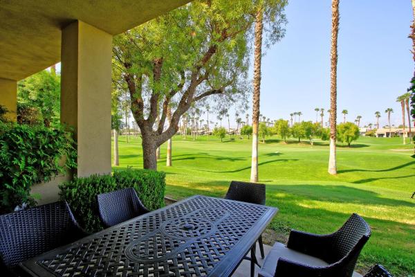 V3986 - 2 Hole Circle - Alice Lodging - Palm Desert, CA